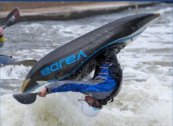 Whitewater Kayaking: Pushing the Limit – Canyon Echo